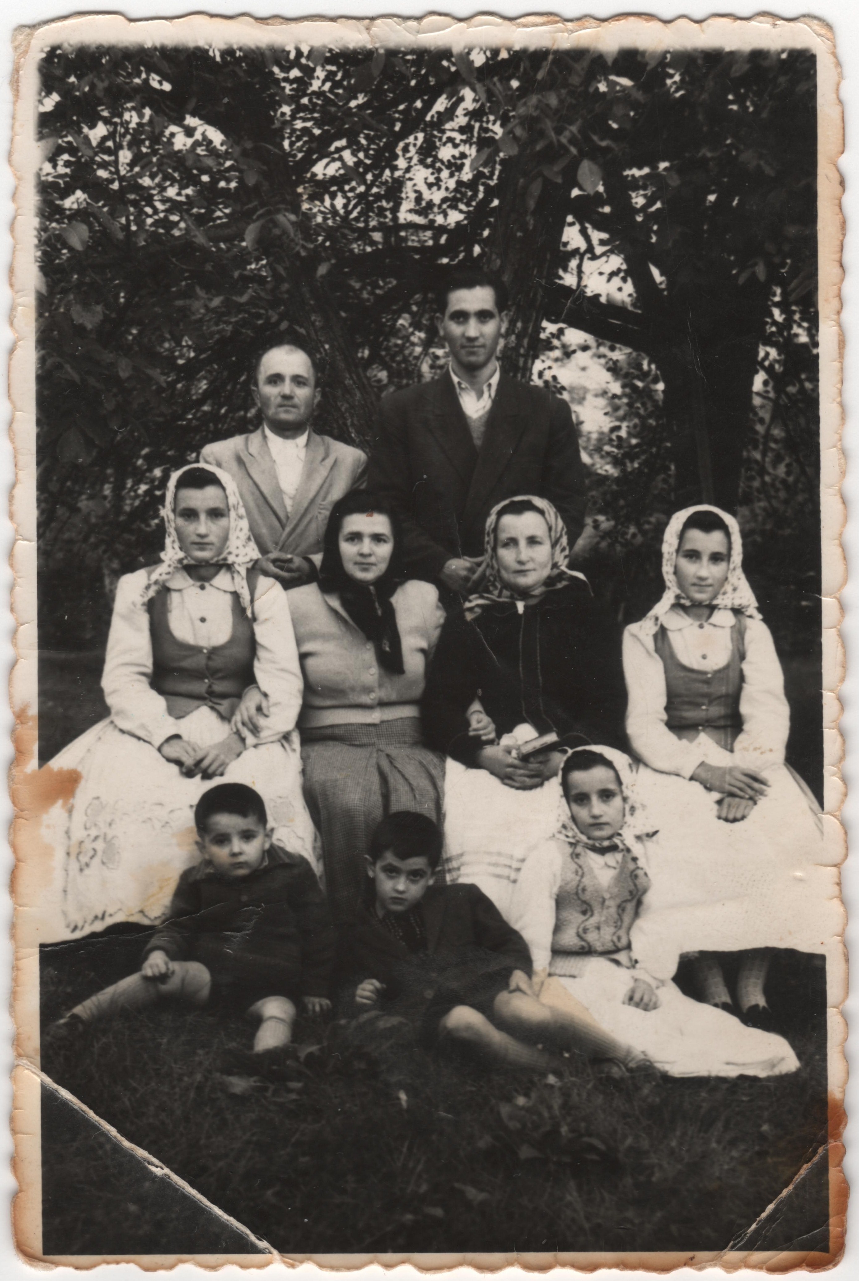 Fam Negru, Crocna, Ioan, Stana, Florica (Duma) Viora (tisan) Maria ...