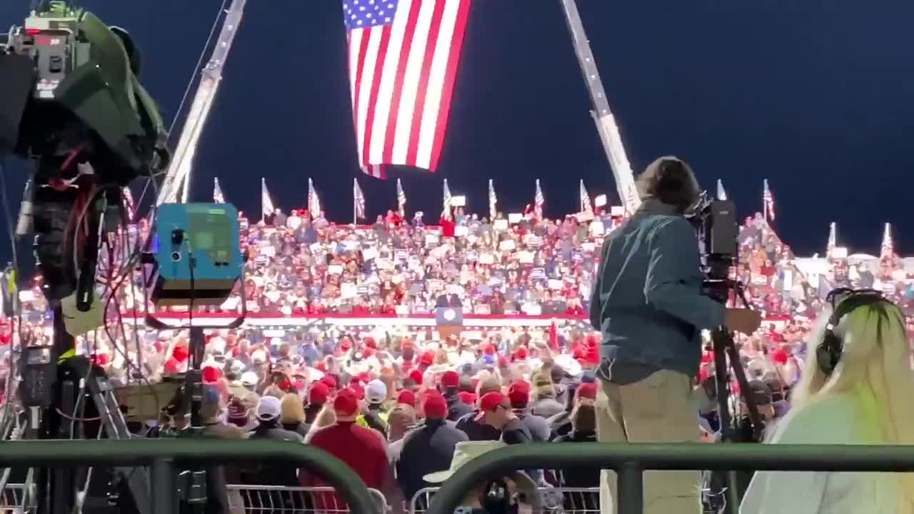 Trump Rally Breaks the Internet With Chant They Start – Barzilaiendan